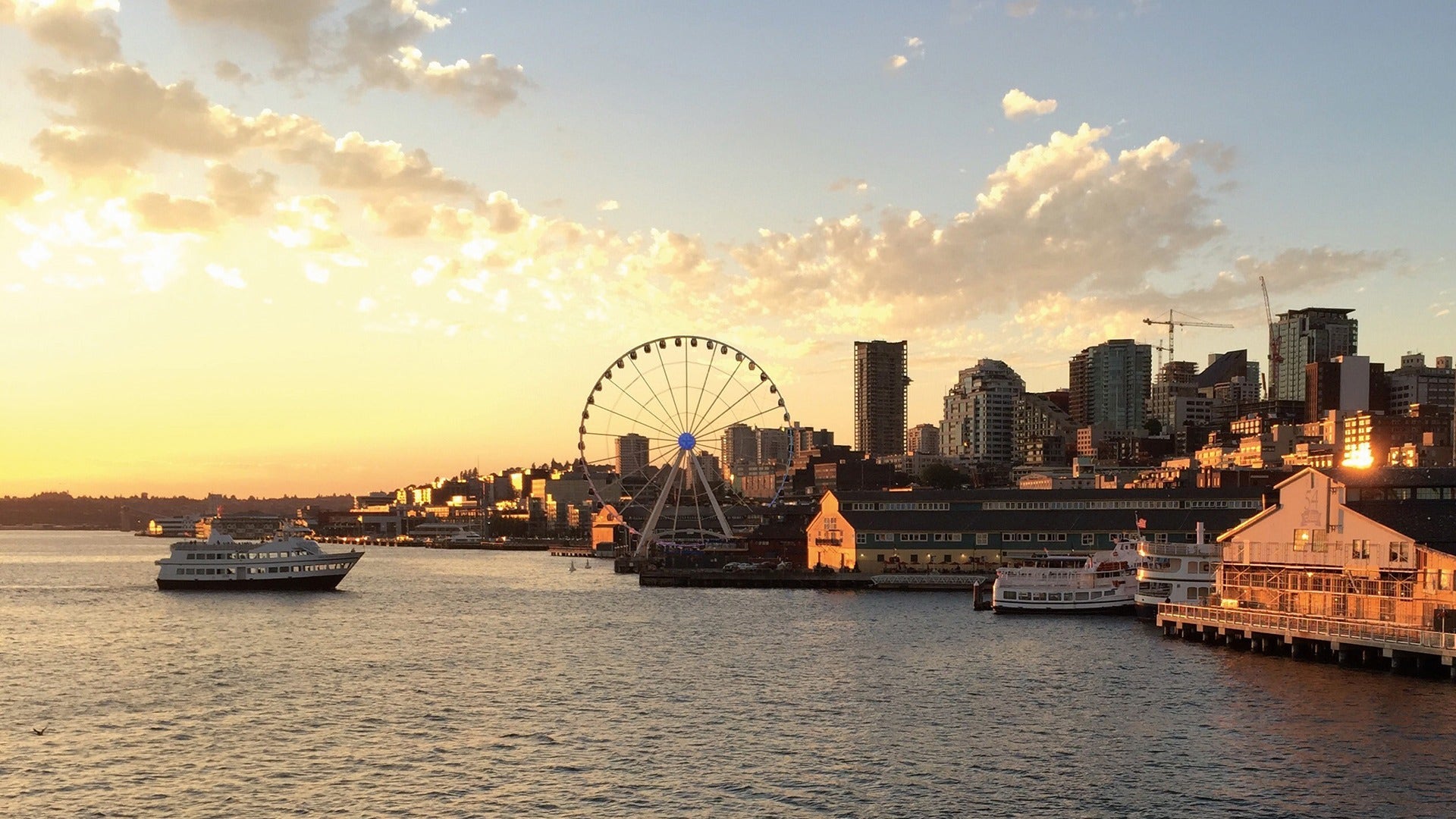 Seattle Nightlife: A Guide to the City's Best After-Hours Fun