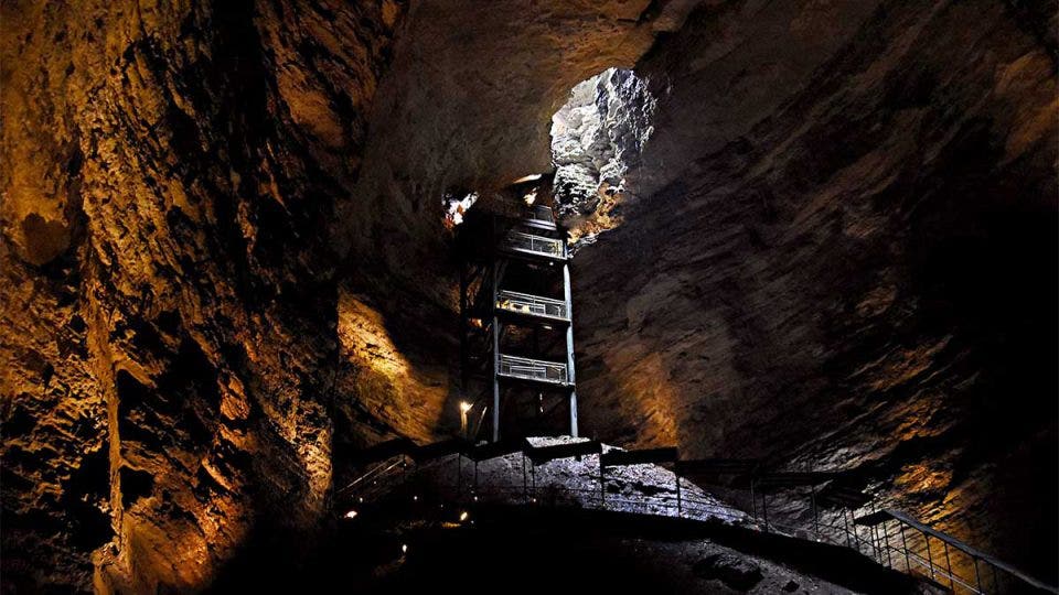 Learn the History & Legend of Silver Dollar City's Marvel Cave